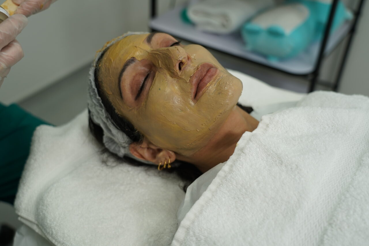 Derma Revive Transformations: Cosmelan Peel